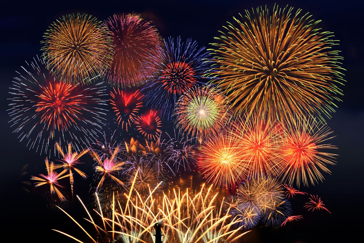 Spectacular UAE National Day Fireworks In Abu Dhabi 2023 Yalla Abu spectacular-uae-national-day-fireworks-in-abu-dhabi-2023-yalla-abu