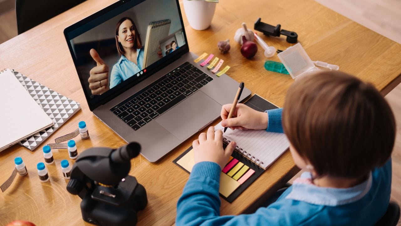 10 tips for online learning success UAE families - Yalla Abu Dhabi Life